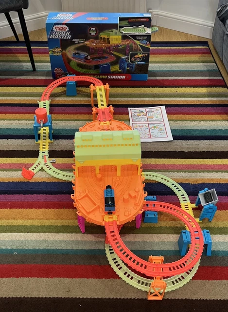 THOMAS TRACKMASTER REVOLUTION HYPERGLOW STATION battery train Set £16. ...