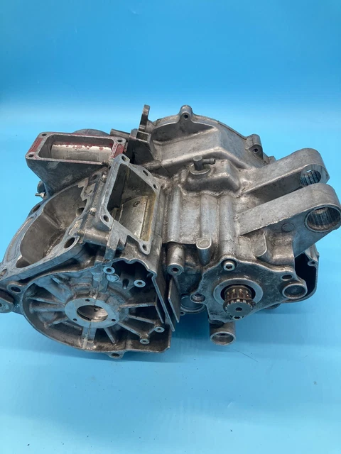 SUZUKI RGV250 VJ22 Engine Casings Bare Engine Crank Cases Rgv 250 Rg £ ...