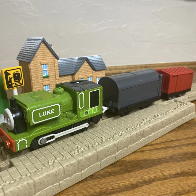 THOMAS & FRIENDS Trackmaster Luke Hideaway Dynamite Cargo Car Motorized ...