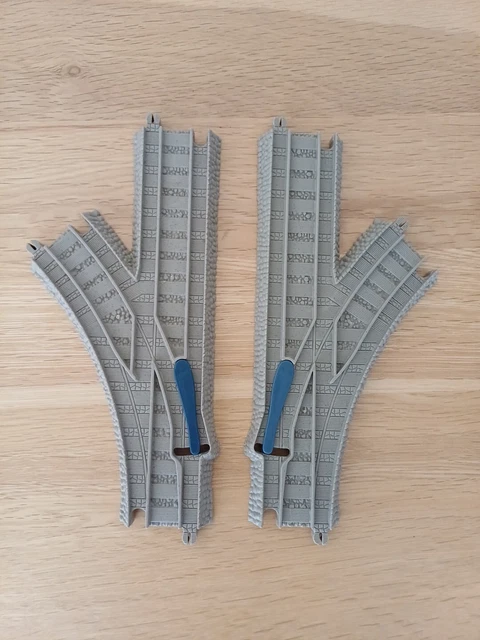 TRACKMASTER TRACK L and R Junction Bundle Thomas the Tank Engine Beige ...