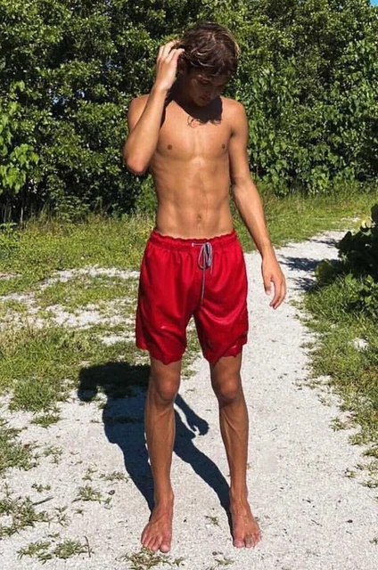 Shirtless Male Sexy Young Smooth Bare Foot Red Shorts Beefcake Photo 4x6 E1171 Eur 544