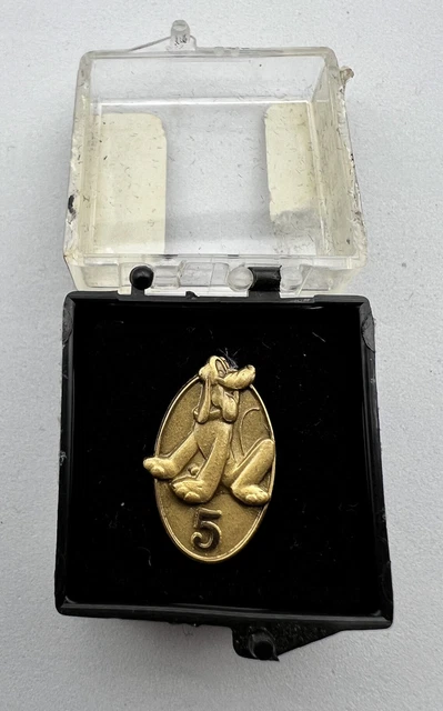 DISNEY CAST MEMBER Service Award - 5 Five Years Pluto Bronze Pin $54.99 ...