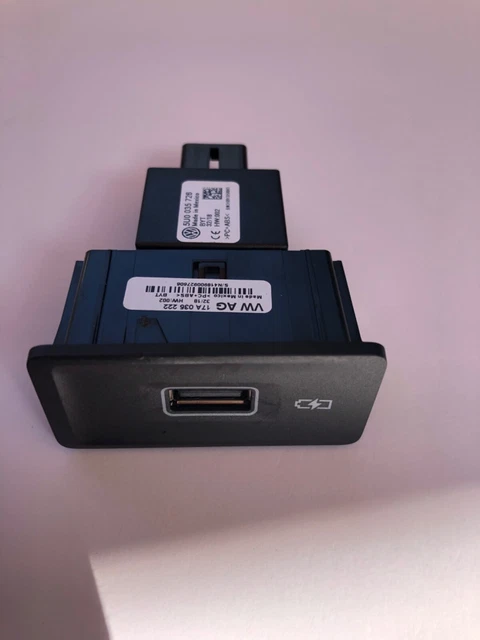 2019-2022 VOLKSWAGEN JETTA SEL GLI Rear Console USB Port Socket ...