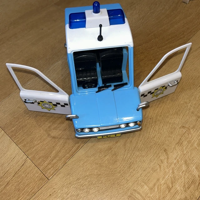POSTMAN PAT PC Selby Police Car 2006 vintage Friction Powered, VGC £4. ...