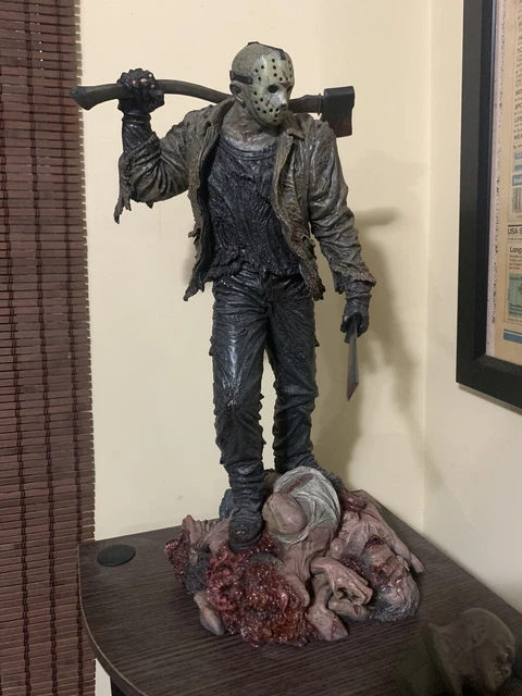 TERROR OF CRYSTAL Lake Jason Voorhees Sideshow Statue (Horror Figure ...