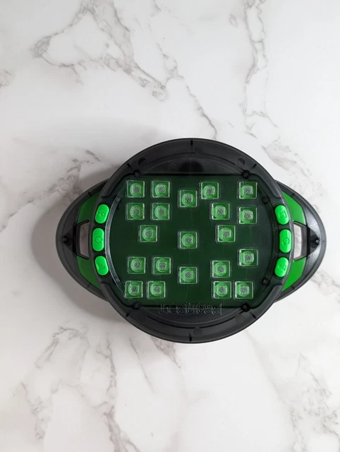 LEARNING RESOURCES BRAINBOLT Light Up Electronic Memory Game £12.99 ...