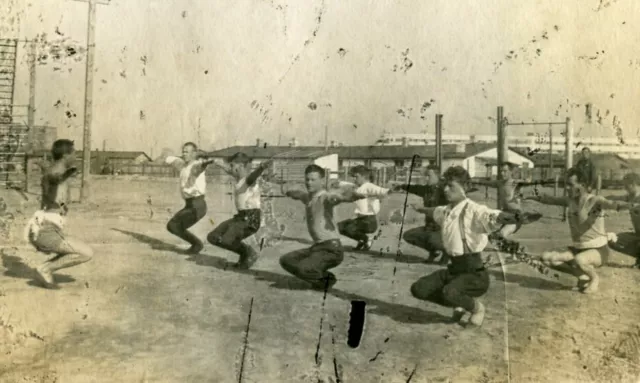 SHIRTLESS YOUNG MEN bulge training athletes odd error photo gay int vtg ... SHIRTLESS YOUNG MEN bulge training athletes odd error photo gay int vtg ...