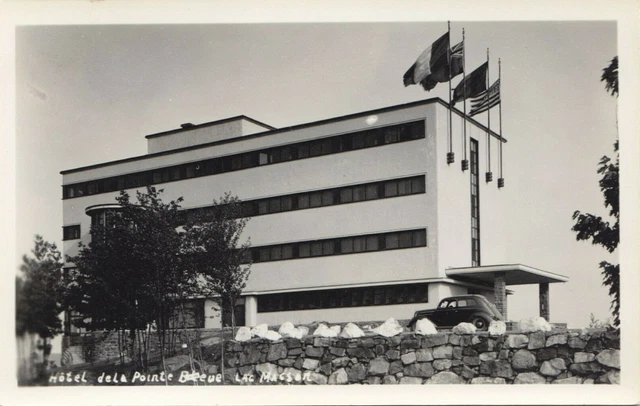 ENTRÉE HÔTEL DE la Pointe Bleue LAC MASSON Quebec Canada 1938-40s ...