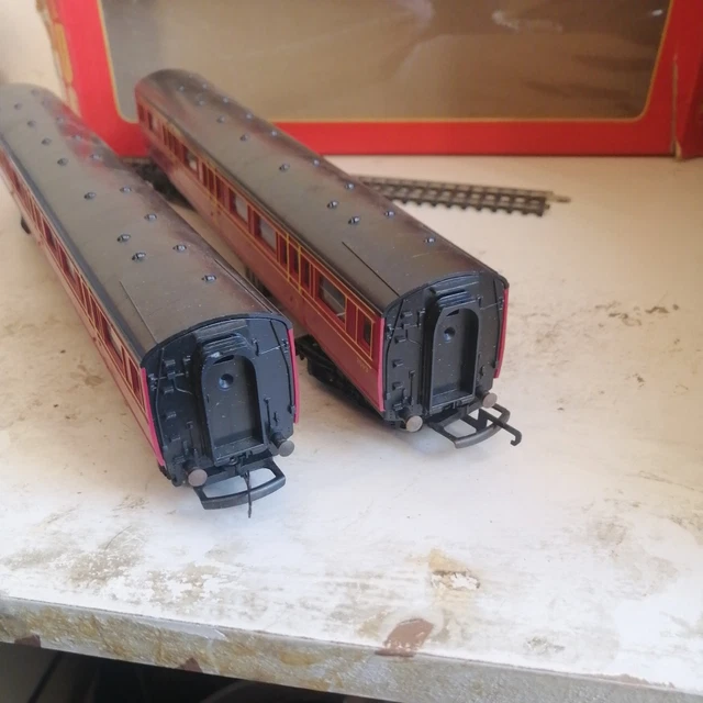 TRIANG OO R747 L.M.S. First/Third Composite Maroon Coach 2643 X 2 in ...