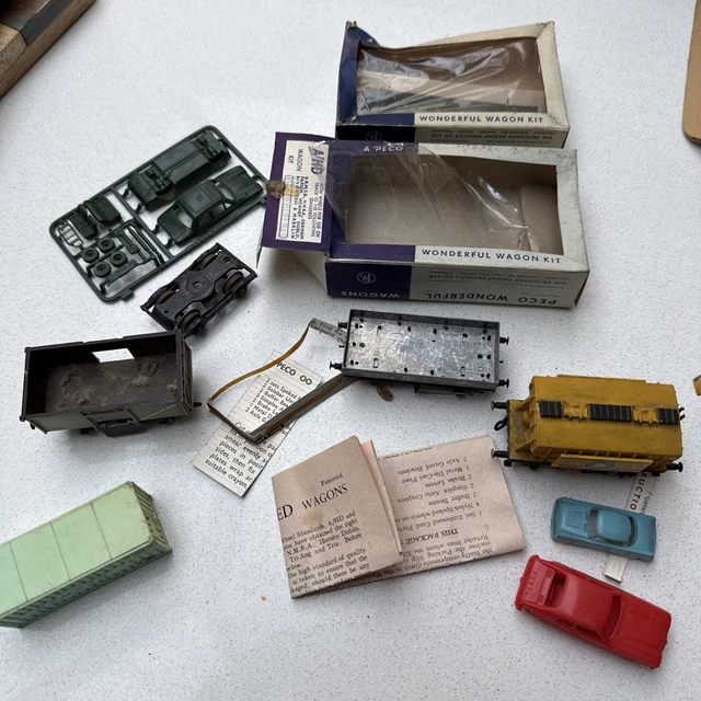 SET OF PART Built Airfix/peco Models Trains And Cars Vintage Pieces £11 ...