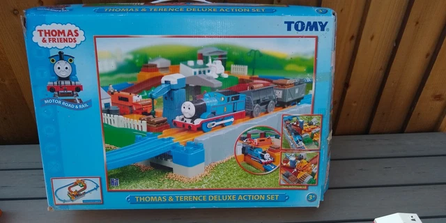 THOMAS THE TANK Engine & Terence Deluxe Action Set. PLUS MANY EXTRAS £ ...