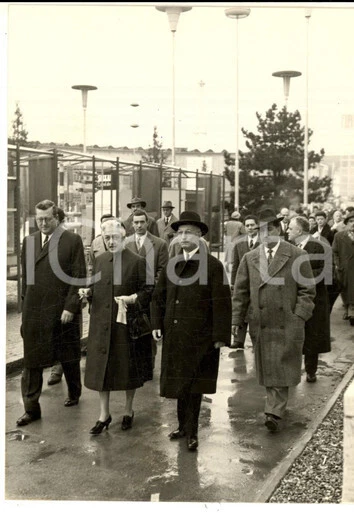 1958 MILANO VISITA dell'ambasciatore James David ZELLERBACH alla Fiera ...
