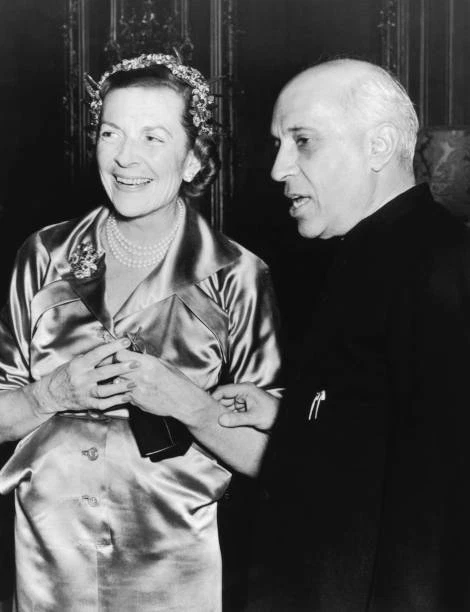 LADY EDWINA MOUNTBATTEN with Indian prime minister Jawaharlal N- 1955 ...