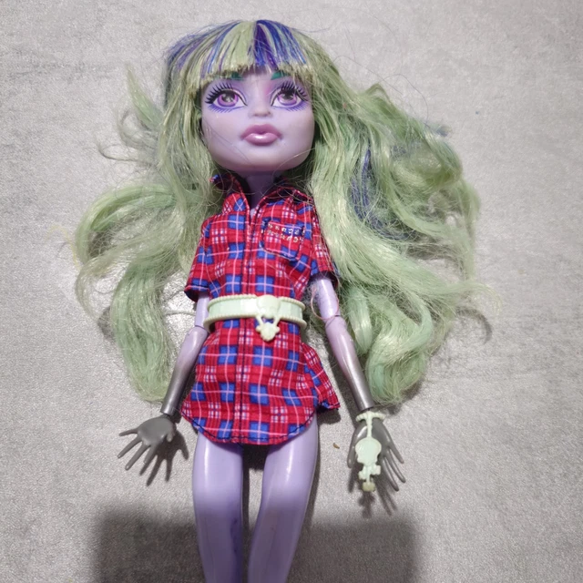 MONSTER HIGH DOLL New Scaremester Twyla Boogeyman 11” Doll + Stand ...