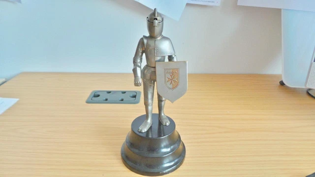 BH439: MUSICAL NOVELTY Table Lighter - Standing Knight in Armour - Bad ...