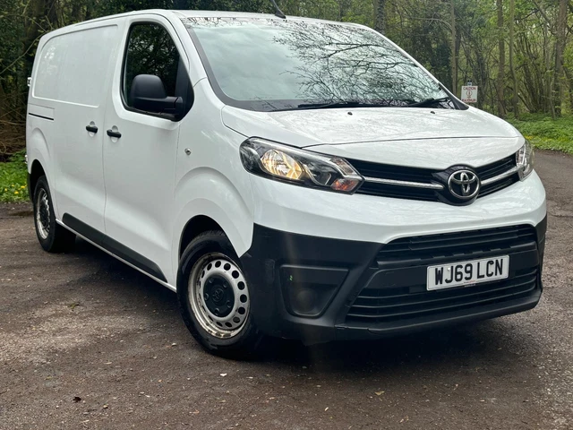 TOYOTA PROACE 2.0D Active Medium Panel Van MWB Euro 6 6dr ULEZ £11,400. ...