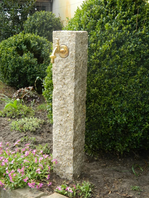 Wasserzapfsaule Aus Granit