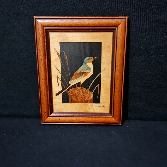 TABLEAU MARQUETÉ REPRÉSENTANT un oiseau signé Ciamarone et daté 1993 ...