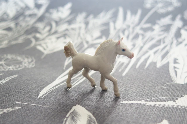 ELEGANT WHITE HORSE Minifig Mini Figurine - Porcelain Ornament Mothers ...