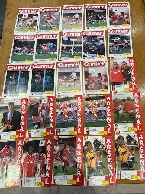 ARSENAL PROGRAMS - 136 from 1984-90. Includes 1972/73 Official handbook ...