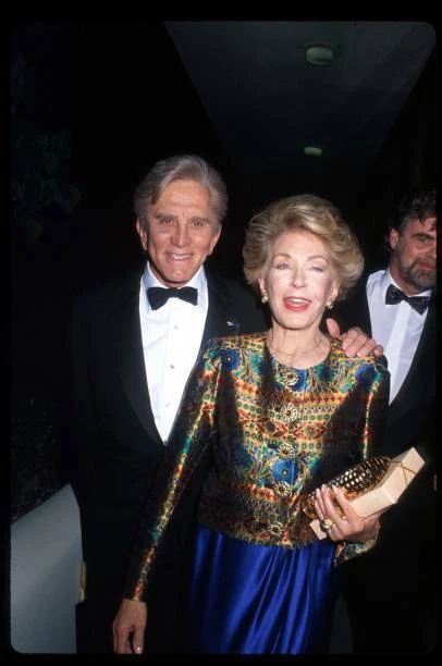 ACTOR KIRK DOUGLAS poses with his wife Ann March 7 1991 in Los .. Old Photo $9.00 - PicClick AU