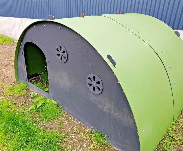 ONE SOLWAY PIG Arc 8ft x 6ft. £440.00 - PicClick UK