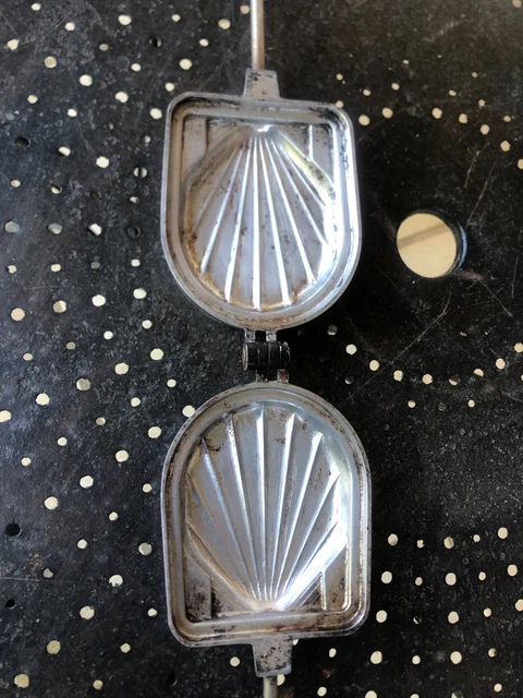 ANCIEN FER À gaufres croque monsieur coquille fonte d'aluminium EUR 10 ...