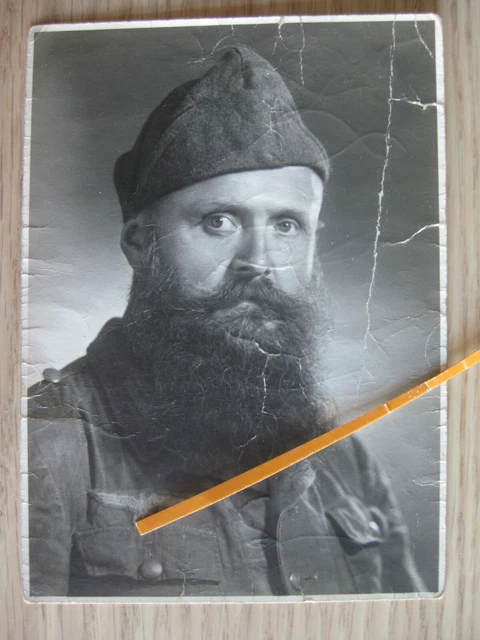 STUDIO PORTRÄT FOTO Wehrmacht Kosake ? mit Rausche Bart komische Mütze ...