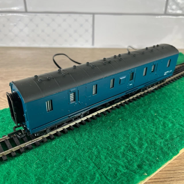 MAINLINE 50' PARCELS Van BR 31398 Blue Coach - 00 Gauge - Model Railway ...