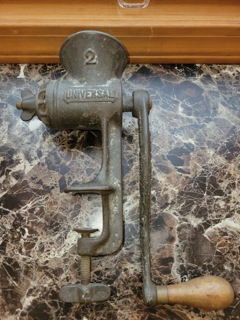 ANTIQUE CAST IRON Universal Meat Grinder #2. L.F&C NEW BRITAIN, CONN ...