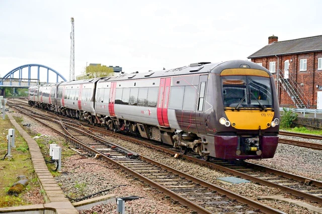 CLASS 170 no 170113 in xc at derby £1.00 - PicClick UK