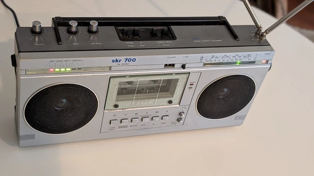 RFT SKR 700 DDR Stereo Radio Kassettenrecorder, SKR700 in silber, guter ...