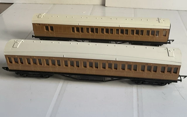GRAFAR OO GAUGE Teak Coaches .no 45623 Guard And 52347 £8.00 - PicClick UK