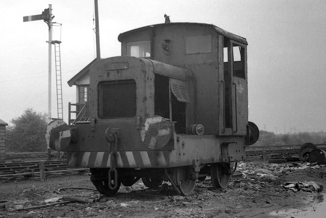 BRITISH RAIL RUSTON 4W diesel in Warmsworth scrapyard 1969 Sth Yorks ...
