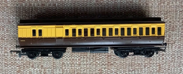 TRI-ANG R333 GWR Clerestory Brake Coach 2316. Used Good Condition £8.66 ...
