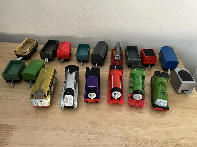 TOMY MOTORISED TRACKMASTER Thomas The Tank Engine Trains With Carriages ...