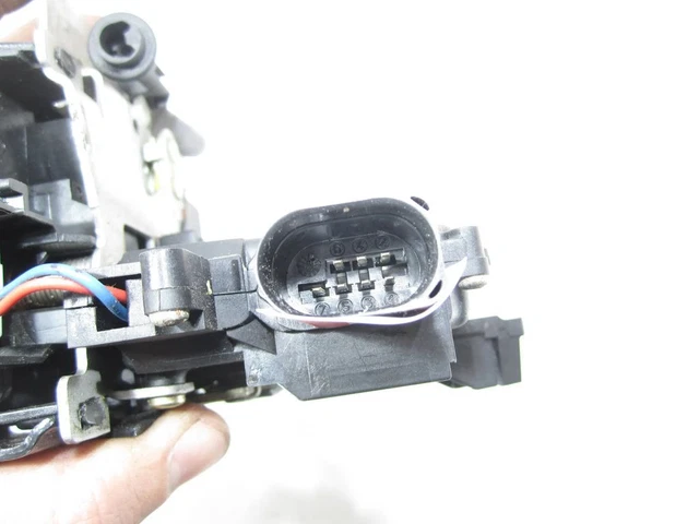 AUDI A4 S4 B6 8E 8H 2002 Front right front door lock 8E1837016C ...