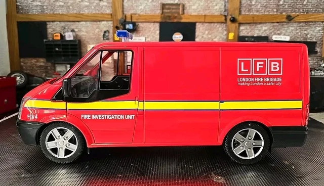 FORD TRANSIT 1:18 scale model van Powco Plastic flawed read pls £74.99 ...