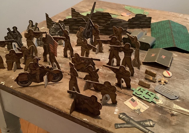 WORLD WAR II Cardboard Toy Soldiers Collection medals vintage military ...