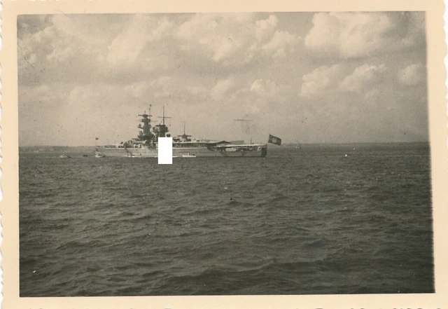 KRIEGSMARINE KRIEGSSCHIFF PANZERSCHIFF ADMIRAL GRAF SPEE auf Reede vor ...