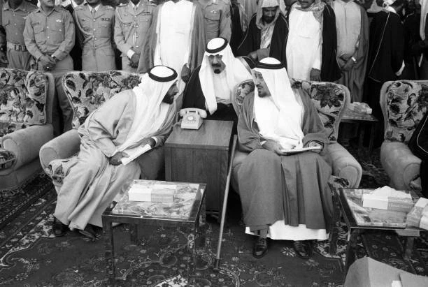 SHEIKH ZAYED BIN Sultan al-Nahyan 1980 OLD PHOTO 8 $9.00 - PicClick AU