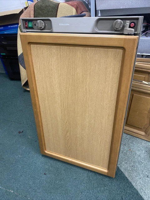 CARAVAN CAMPER MOTORHOME Electrolux 3 Way Fridge Rm4230 Wheel Arch ...