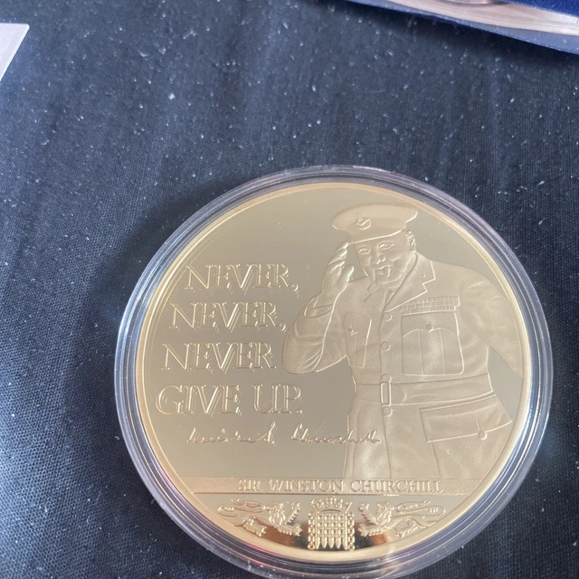 SIR WINSTON CHURCHILL "Never Give Up" Large Commemorative Gold Coin £30 ...