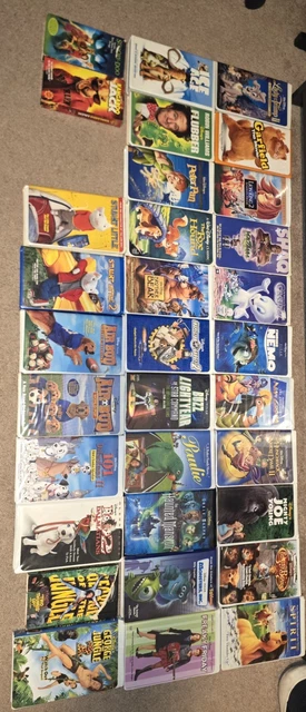 LOT OF 32 VHS Tapes: Garfield Nemo, Lion King Peter Pan, Ice Age ...