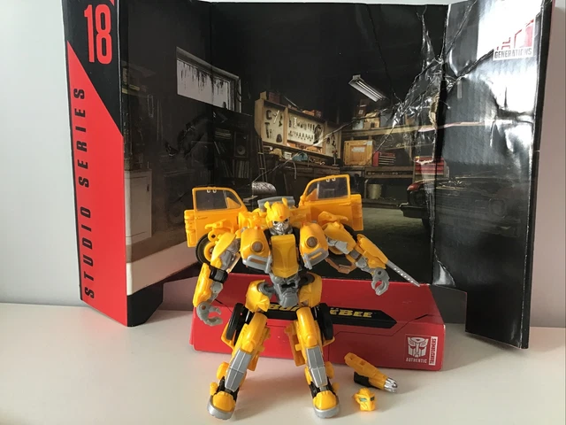 TRANSFORMERS STUDIO SERIES 18 Deluxe Bumblebee Action Figure with ...