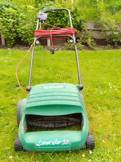 QUALCAST ELECTRIC LAWN rake scarifier £11.12 - PicClick UK