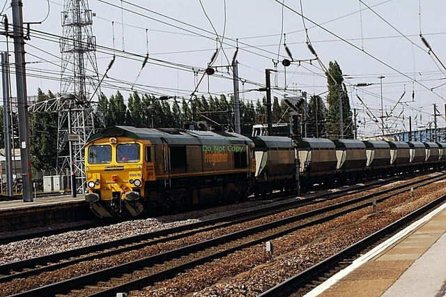 C3 6X4 GLOSSY Photo Freightliner Class 66 66610 @ Doncaster £1.00 ...