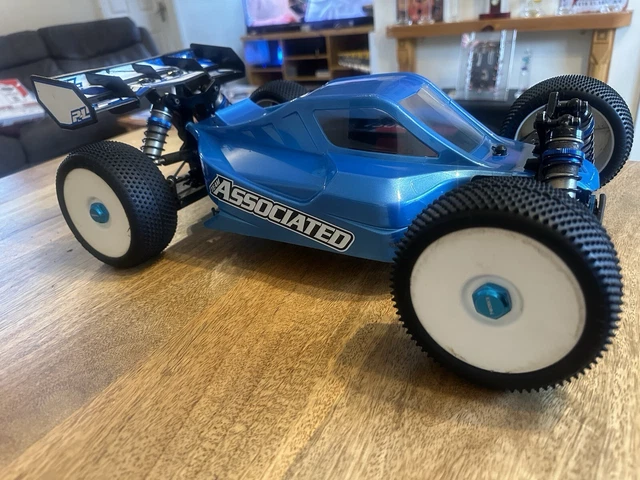 TEAM ASSOCIATED RC8B3.2E 1/8th RC Electric buggy with sanwa controller ...