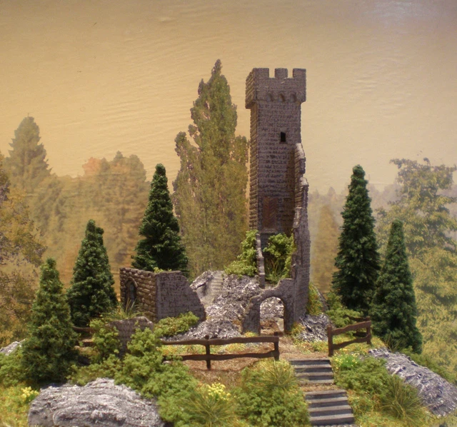 H0 DIORAMA HO 1:87 Faller Burgruine Burg Berg Felsen patiniert EUR 61 ...