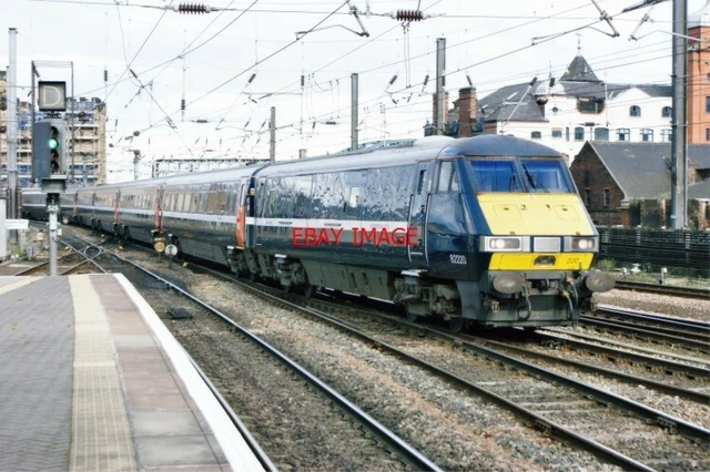 PHOTO CLASS 82 No 82 220 In Interim Nxec Livery Entering Newcastle On ...